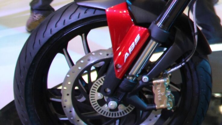 How Do Motorcycle ABS Brakes Work - GoMotoRiders - Motorcycle Reviews ...