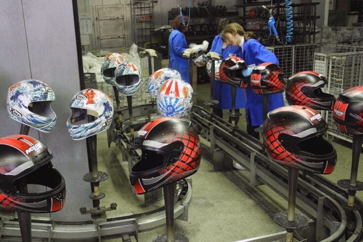 8 Things to Know About Motorbike Helmets Before You Buy One ...